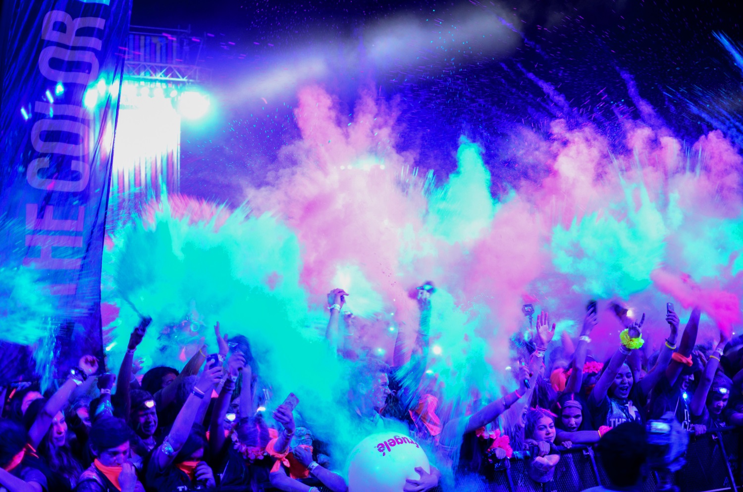 The Color Run Night - 5ª fecha 2017 | Corre.cl